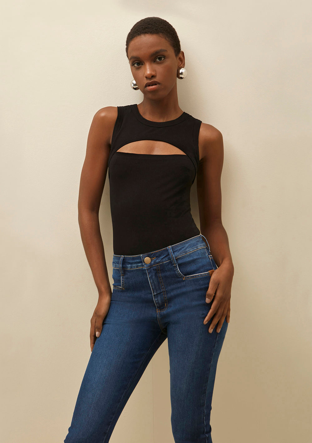 Body Morena Rosa Decote Redondo Cavado Com Abertura Preto