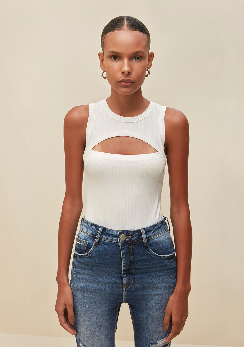 Body Morena Rosa Decote Redondo Cavado Com Abertura Off White