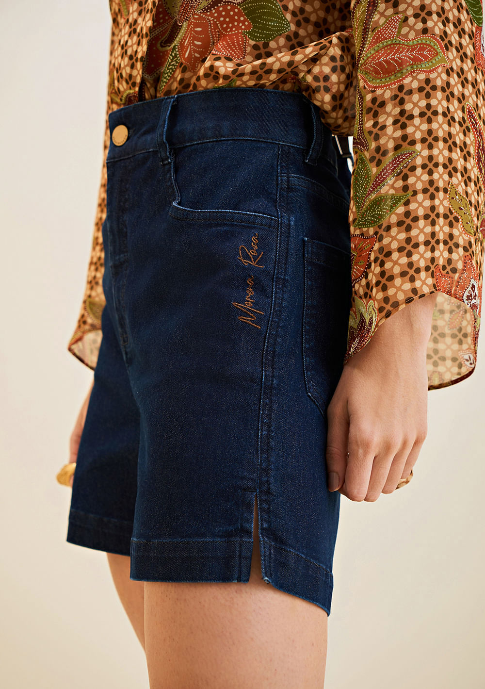 Bermuda Morena Rosa Reta Alta Azul