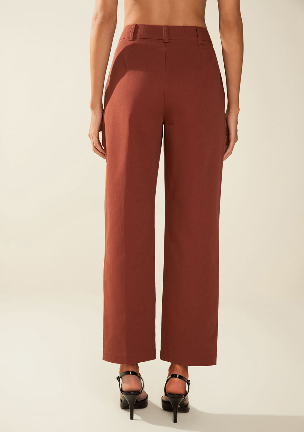 Calça Morena Rosa Reta Média Marrom